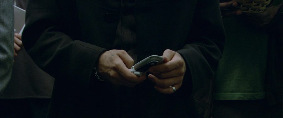 Motorola Cell Phone Used By Mark Ruffalo In Collateral (2004)