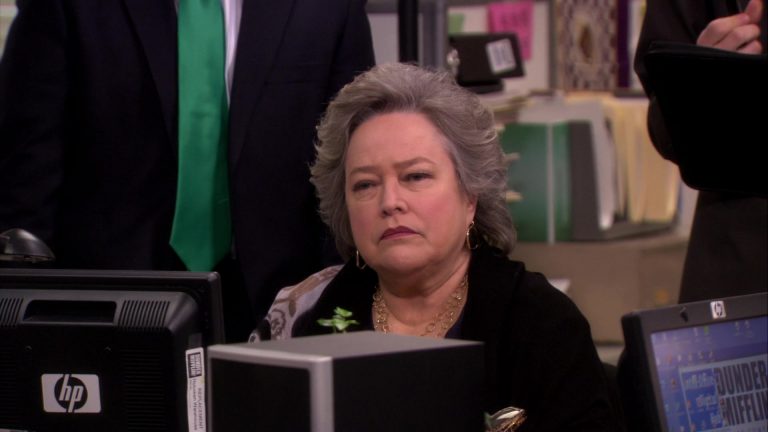 Hp Monitor Used By Kathy Bates Jo Bennett In The Office Season 6 Episode 19 St Patricks