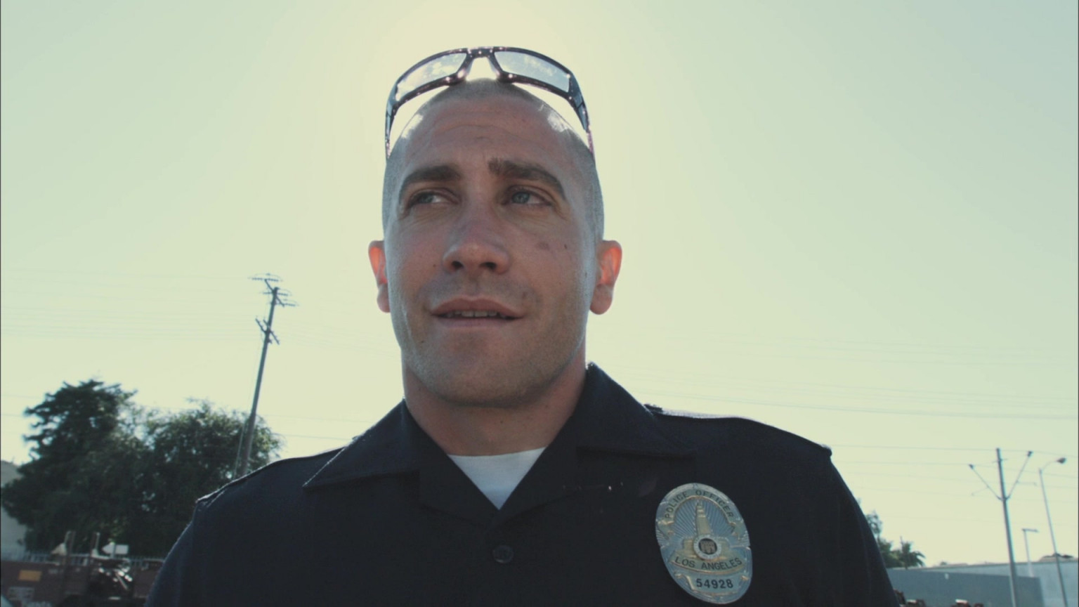 Oakley Sunglasses Of Jake Gyllenhaal As Brian Taylor In End Of Watch (2012)