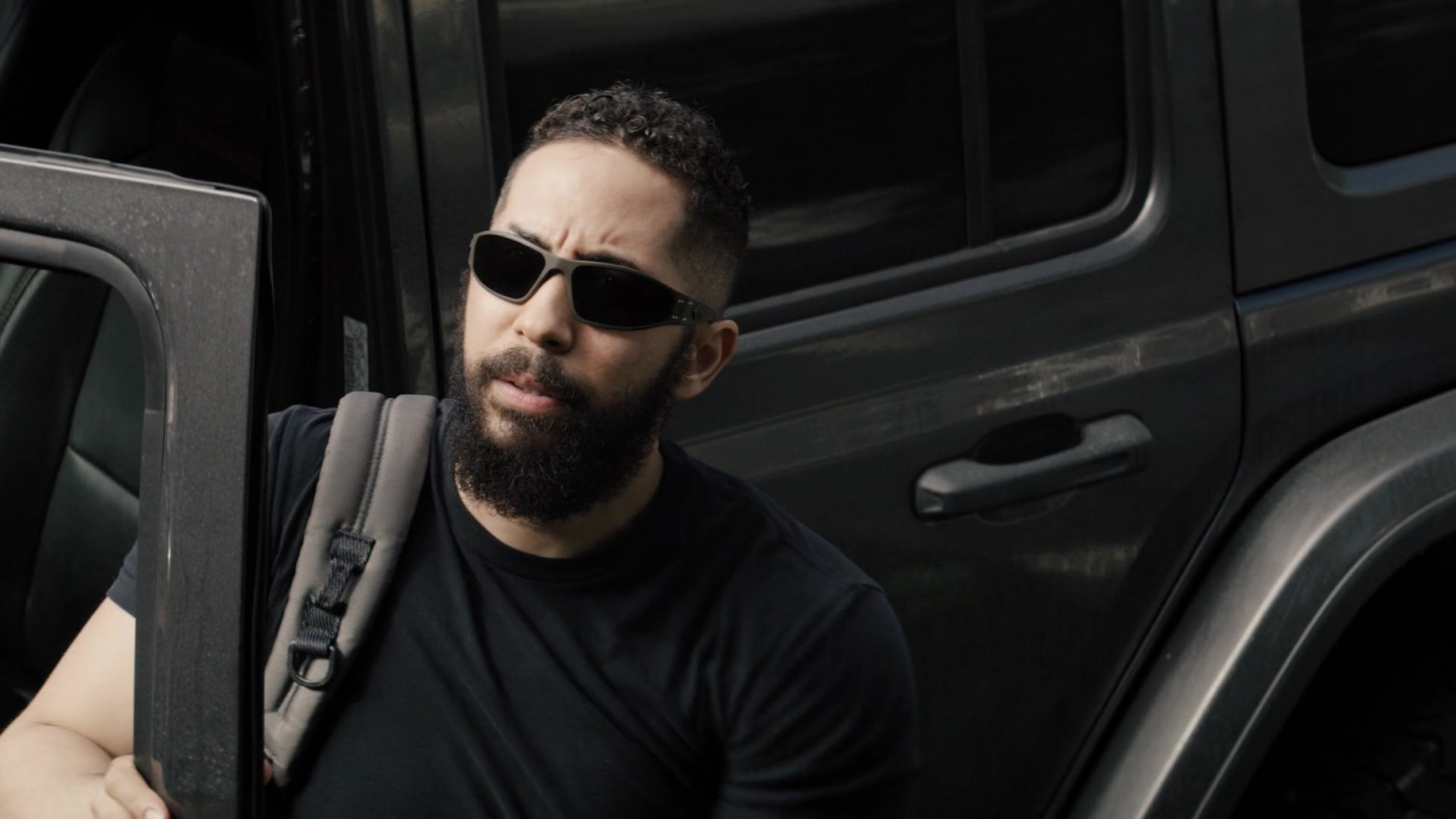 Gatorz Wraptor Sunglasses Of Neil Brown Jr As Senior Chief Special Warfare Operator Raymond