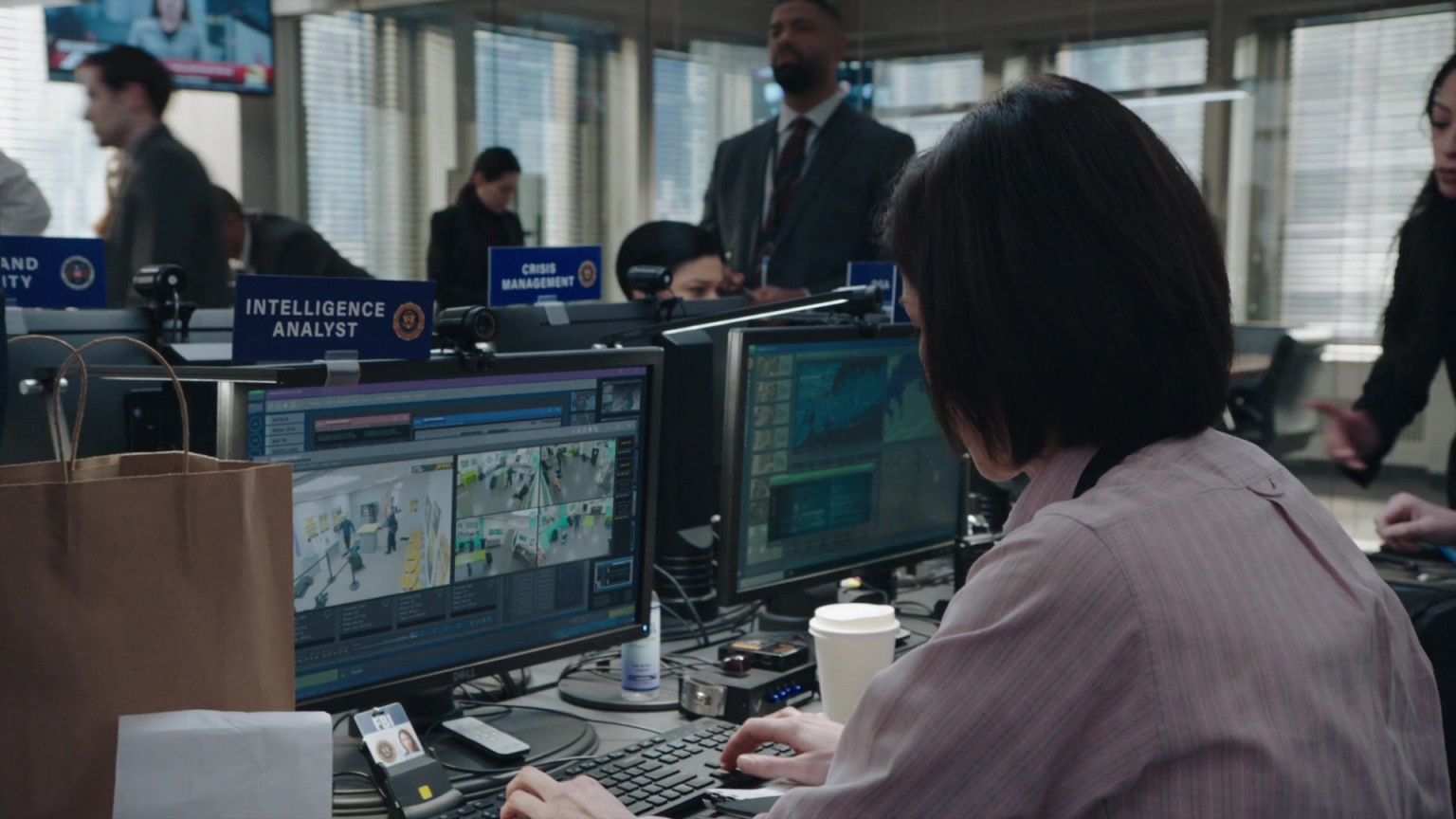 Dell Computer Monitor In FBI S03E10 "Checks And Balances" (2021)