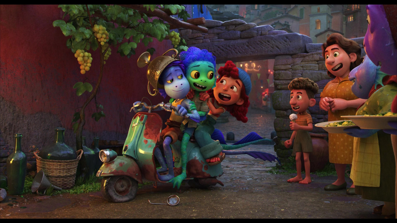 Piaggio Vespa Scooters In Luca (2021)