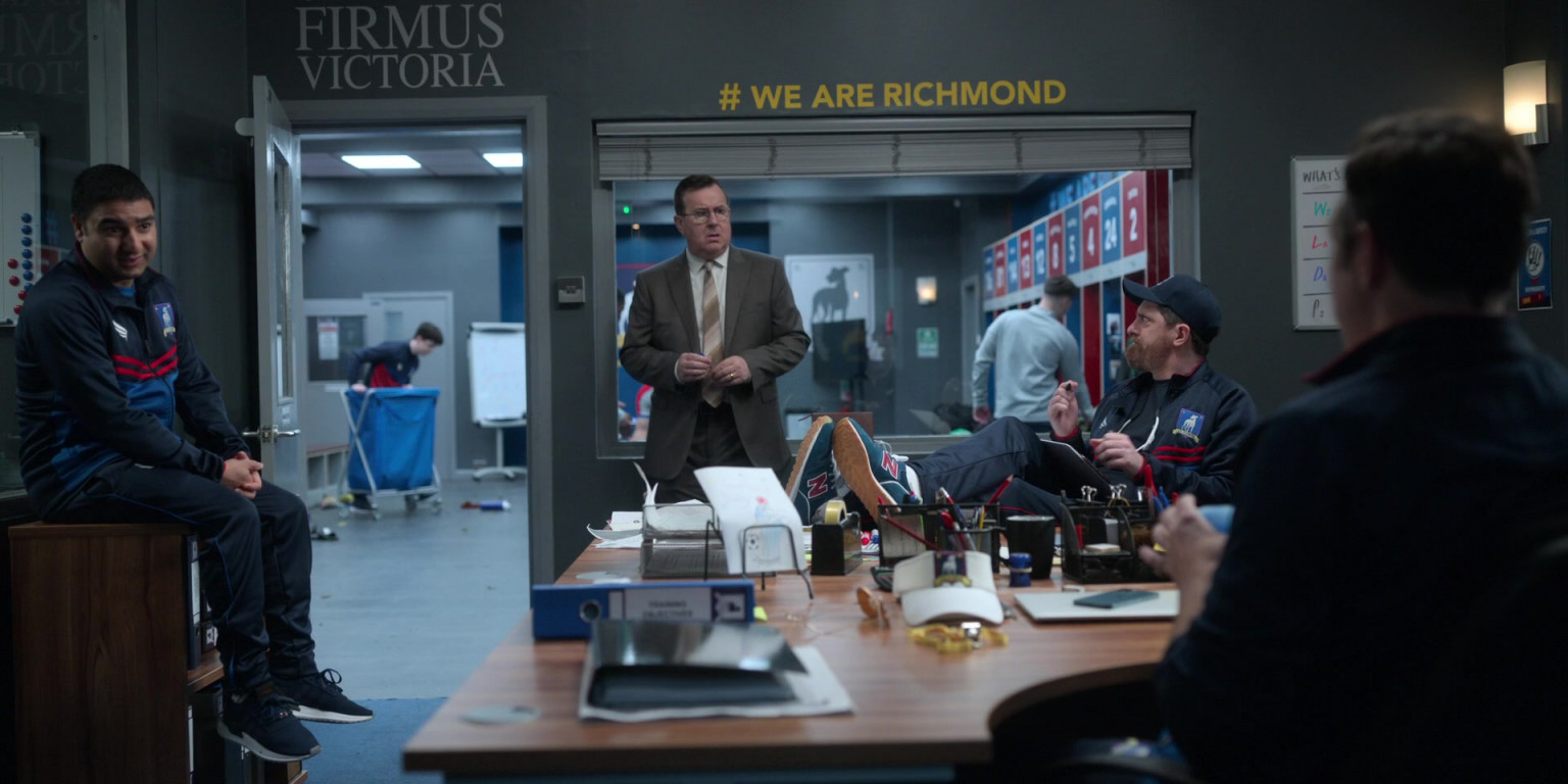 New Balance 373 Mens Shoes Worn By Brendan Hunt As Coach Beard In Ted Lasso S02e01 Goodbye