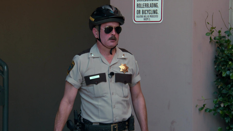 Ray-Ban Sunglasses Of Thomas Lennon As Lieutenant Jim Dangle In Reno ...