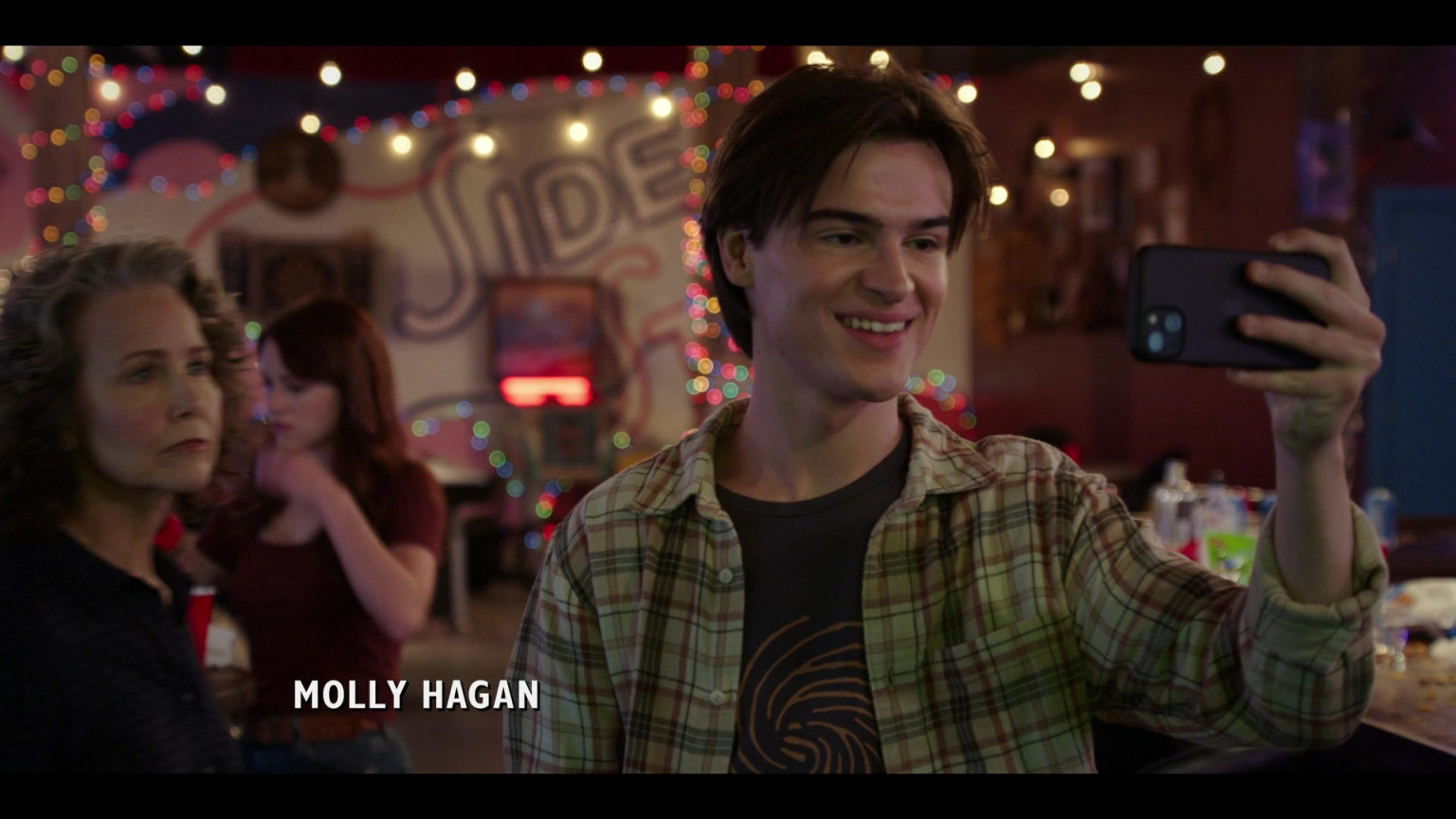 Apple IPhone Smartphone Of Kale Culley As August In Walker S03E06 ...