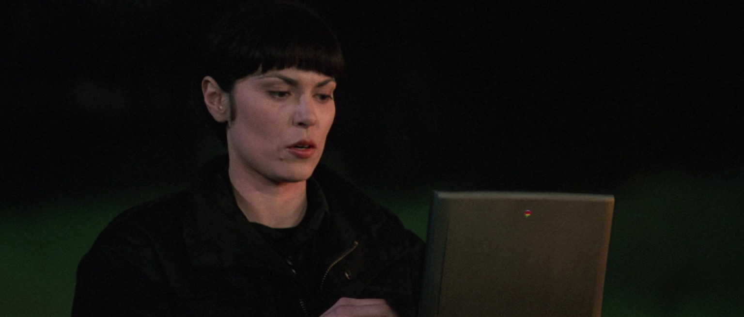 Apple Macintosh PowerBook Laptop Computer In Escape From L.A. (1996)