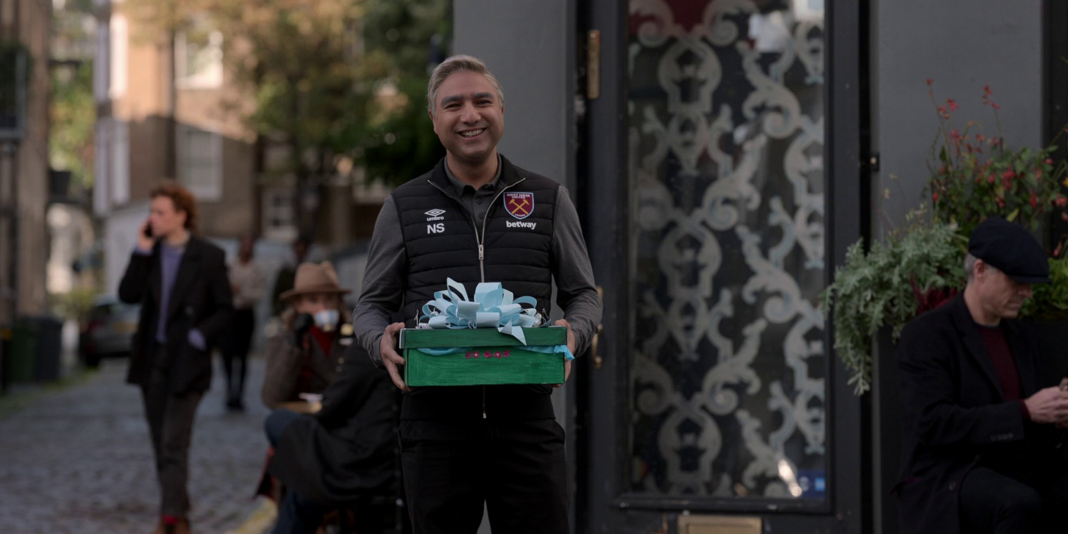 Umbro X Betway Vest Worn By Nick Mohammed As Nathan Shelley In Ted Lasso S03e07 Boxes 2023