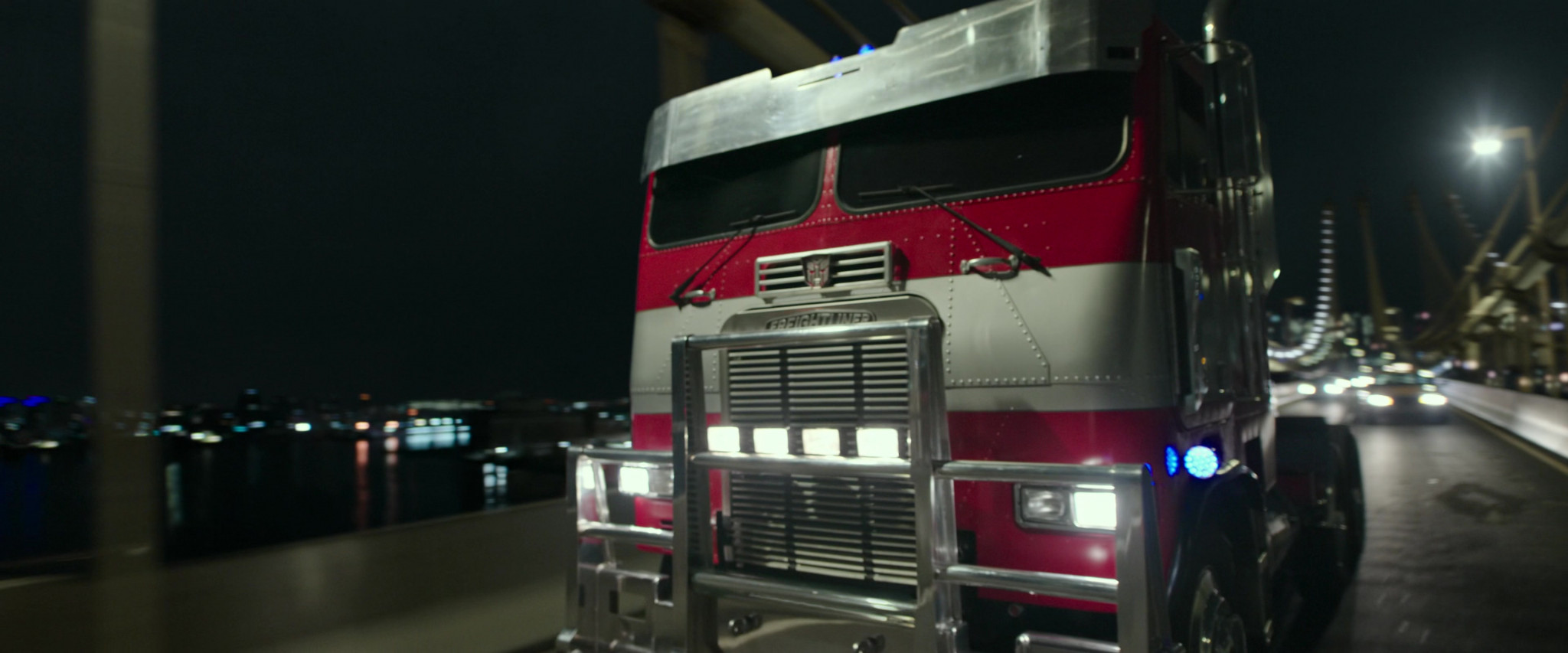 Freightliner FLA / Optimus Prime Autobot In Transformers: Rise Of The ...